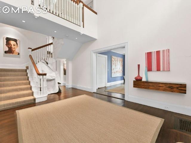 17 Farrar St, Cambridge, MA