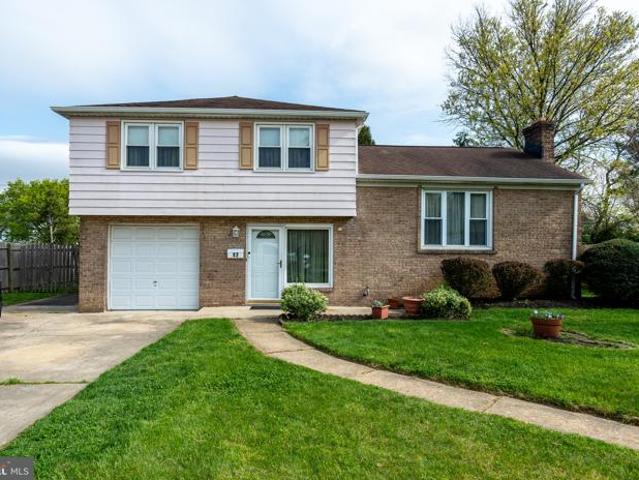 17 Finney Rd, New Castle, DE 19720