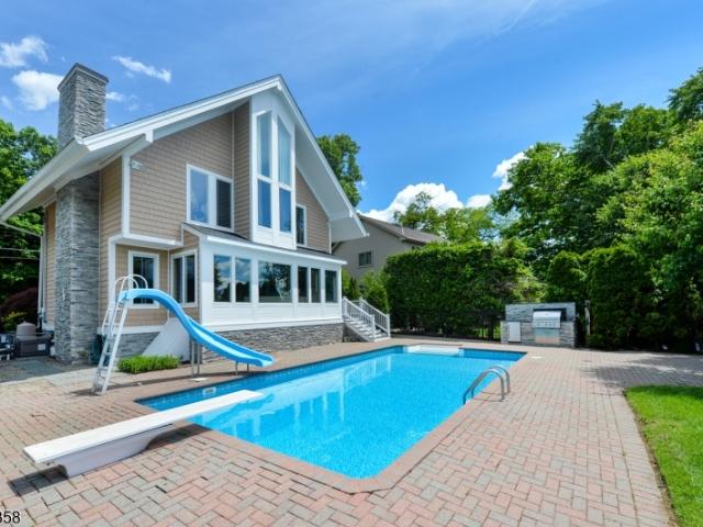 17 Forest Lake Dr