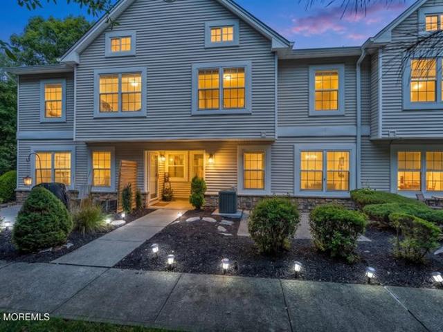 17 Forrest Ct, Tinton Falls, NJ 07753