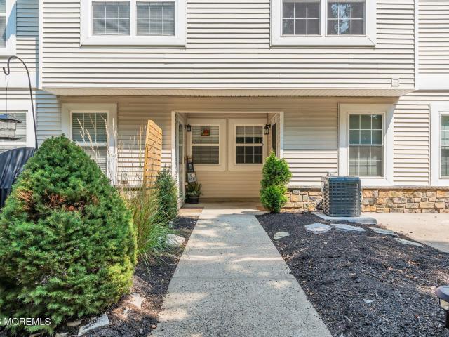 17 Forrest Court