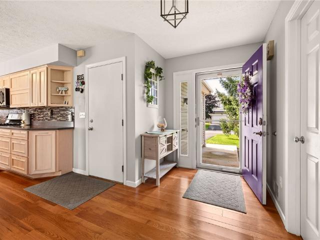 17 Foxtail Ln