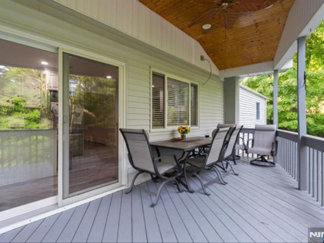 17 Foxhill Lane