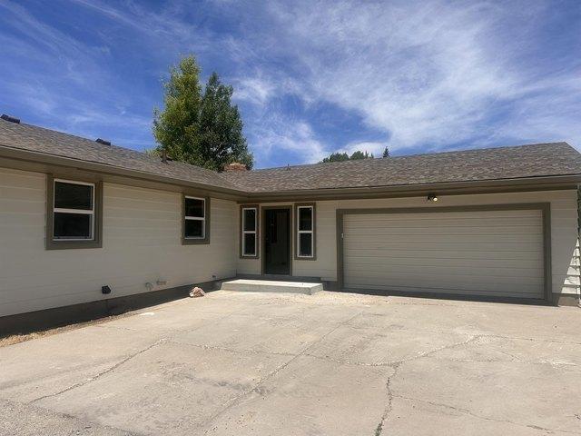 17 Frontier St, Diamondville, WY 83116