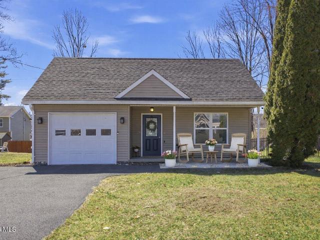 17 Franklin St, Glens Falls, NY 12801 | MLS #202615 | Compass