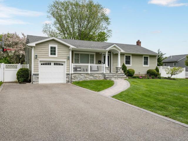 17 Furwood Dr, East Northport, NY 11731 | MLS #992340 | Compass