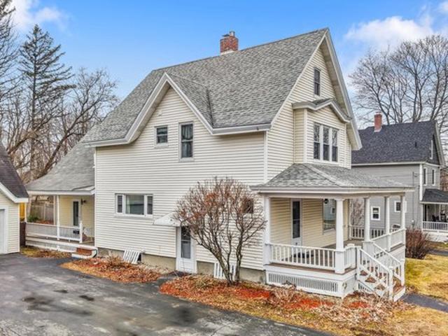 17 Grove St, Brewer, ME 04412