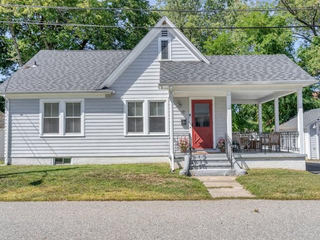 17 Grosvenor Pl, Norwich, CT 06360
