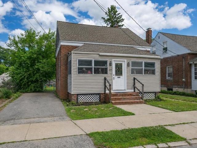 17 Grand Ave, Nashua, NH 03060