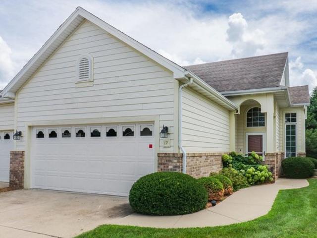 17 Grape Vine Ln, Bloomington, IL 61704