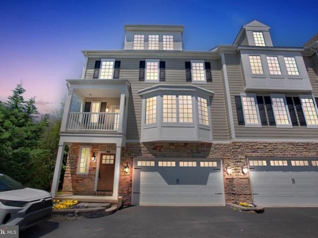 17 Grey Ct, Berwyn, PA 19312