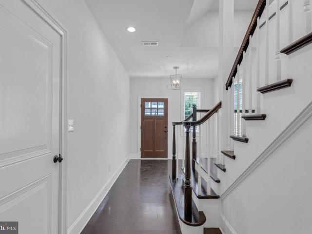 17 Grey Court