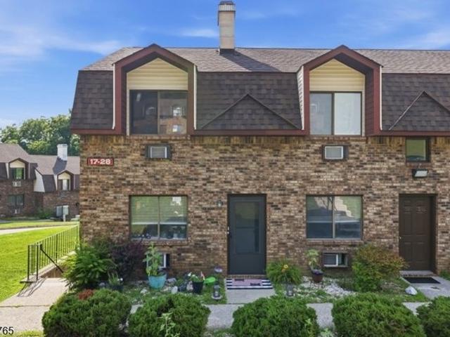 17 Great Gorge Ter, Vernon, NJ 07462