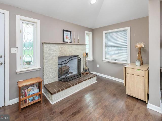 17 Harding Avenue