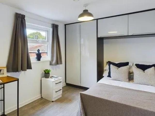 17 Haydn Avenue, Manchester, M14 4DL, United Kingdom | Room for rent #140229542 | Rentberry