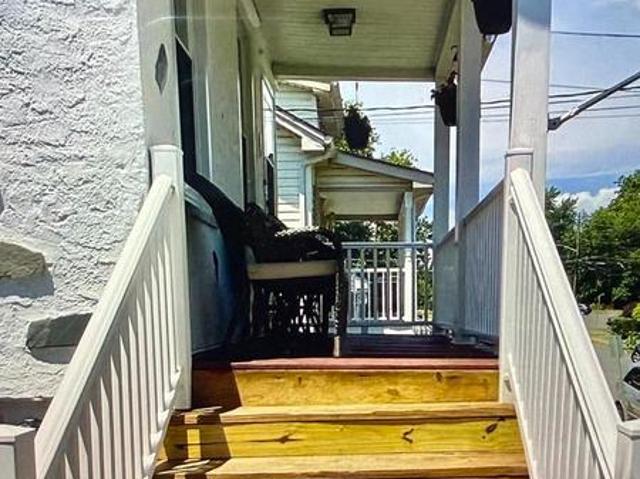 17 Hazelhurst Avenue