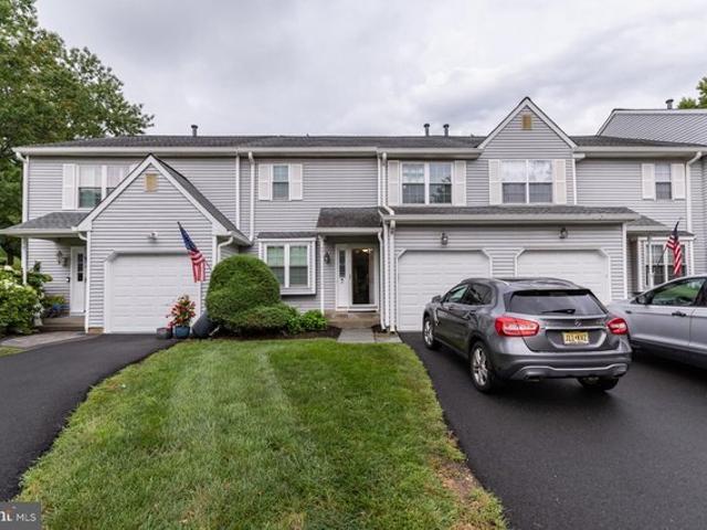 17 Heritage Ct, Trenton, NJ 08628