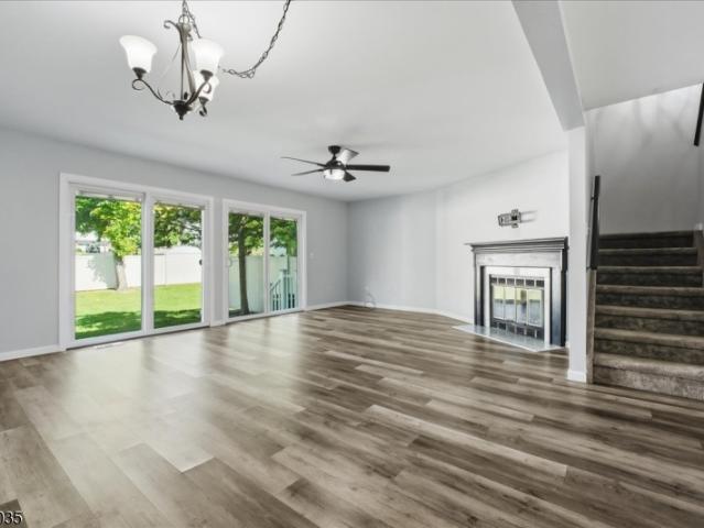 17 Heritage Ln