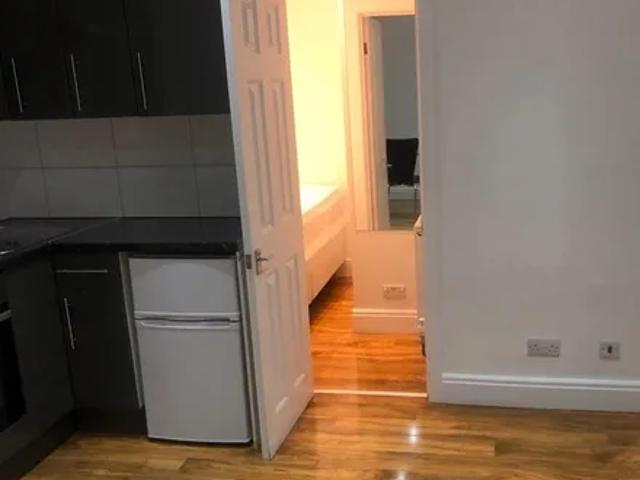 17 High Street, London, SW19 5DX, United Kingdom | 1 bed apartment for rent #120234575 | Rentberry