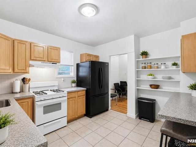 17 Highland Ter, Irvington, NJ 07111