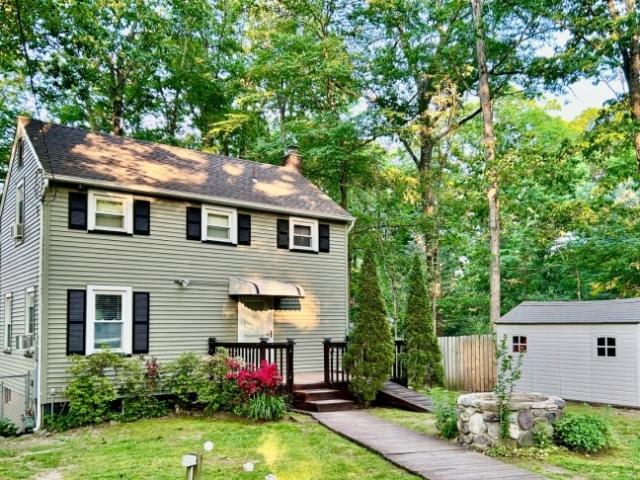 17 Highland Rd