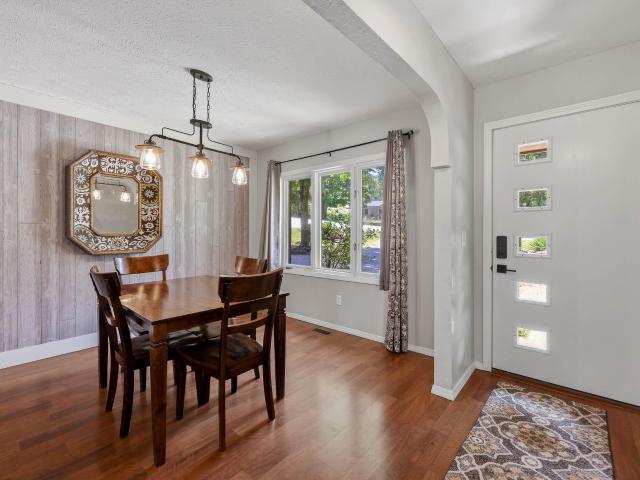 17 Hillside Drive