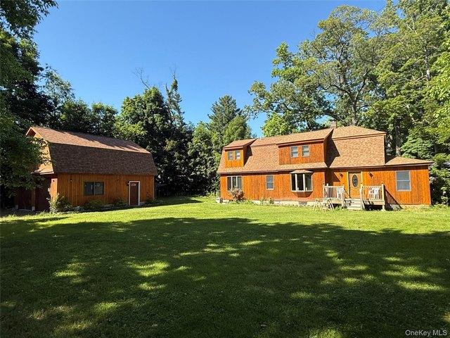 17 Hillside Rd, Greenwood Lake, NY 10925
