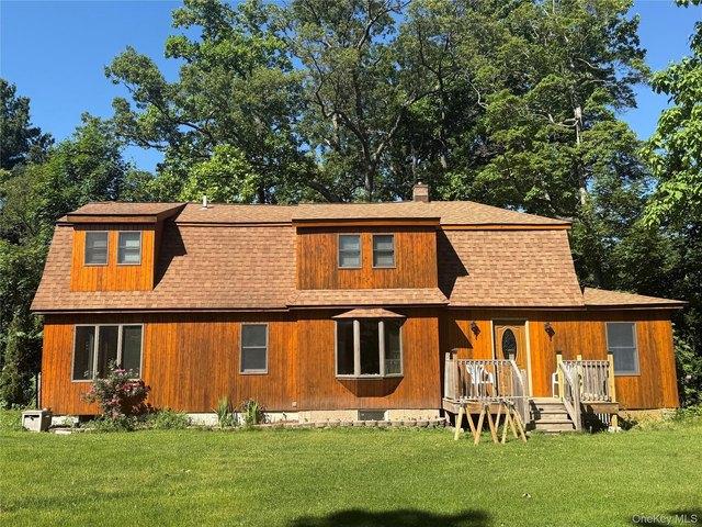 17 Hillside Rd, Greenwood Lake, NY 10925