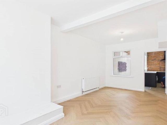 17 Hillview Avenue, Belfast, BT5 6JR
