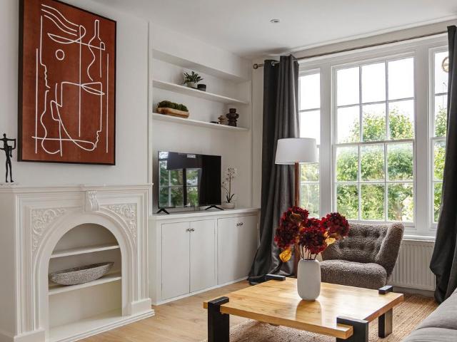 17 Holland Park