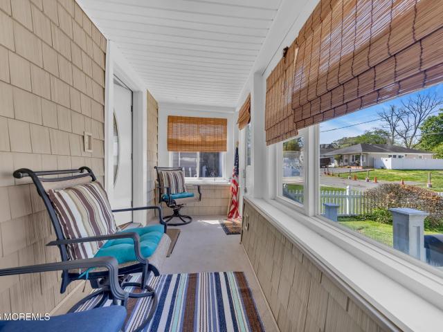 17 Howland Place