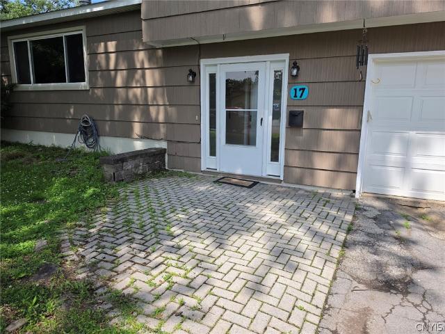 17 Hummingbird Path