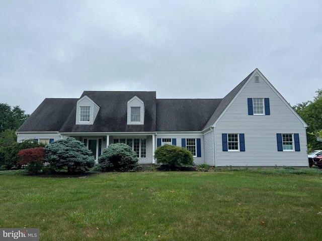 17 Huntington Dr, Princeton Junction, NJ 08550