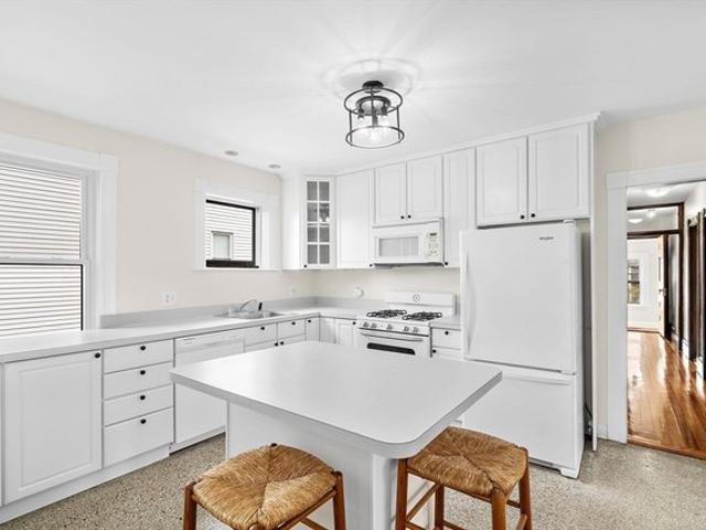 15 Hull St Unit 2, Belmont, MA 02478