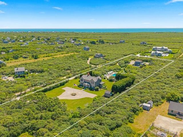 17 Ipswich St, Nantucket, MA 02554