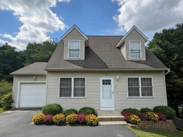 17 Irene Ave, Waterbury, CT 06705
