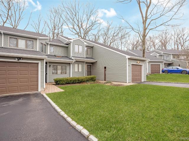 17 Jeremy Cir, Nesconset, NY 11767 | MLS #978143 | Compass
