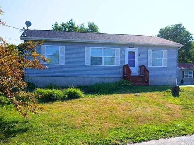 17 Judith St, Lewiston, ME 04240