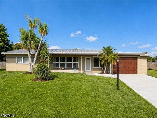 17 Kansas Rd, Lehigh Acres, FL 33936