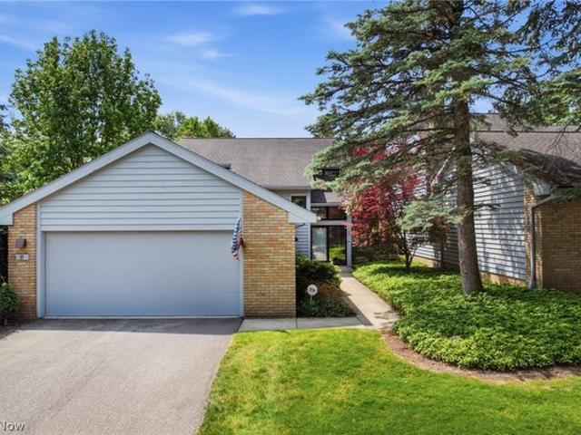 17 Kenwood Ct, Beachwood, OH 44122