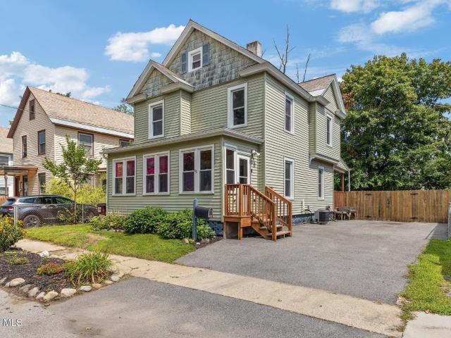 17 Kenworthy Avenue