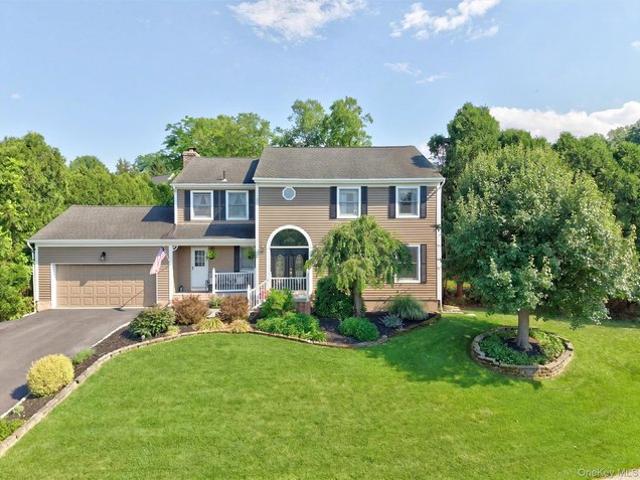 17 Kenilworth Ln, Warwick, NY 10990