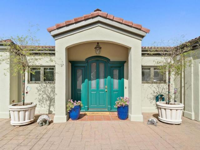 17 Kite Hill Road