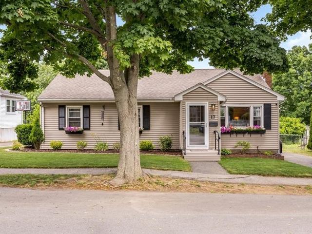 17 Kosciusko St, Peabody, MA 01960