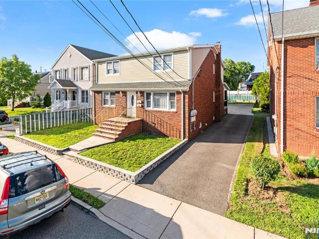 17 Kossuth Street