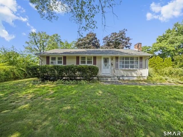 17 Lancer Dr, Enfield, CT 06082