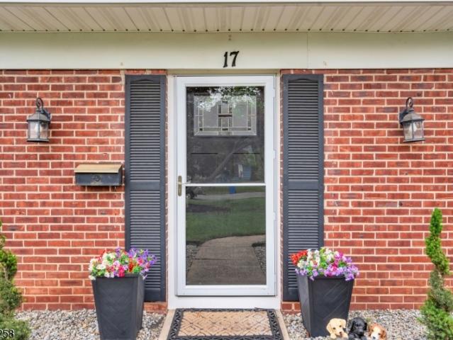 17 Landry Rd