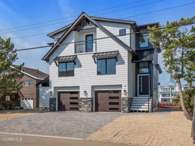17 Lange Avenue