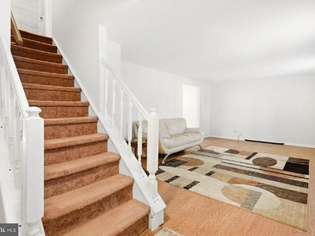17 Lady Diana Circle