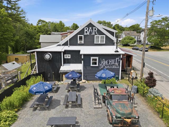 17 Lake Tarleton Road